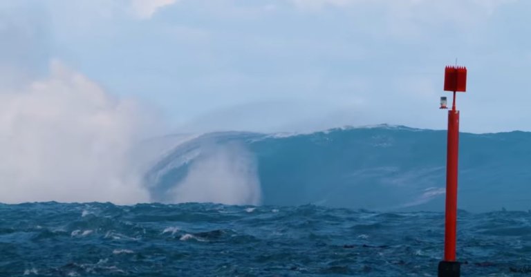 CODE RED 2.0 TAHITI SCARIEST TEAHUPOO EVER | Surf News Network