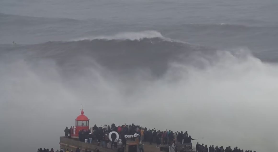 NAZARÉ – PORTUGAL, A BATTLE FOR THE WORLD RECORD | Surf News Network