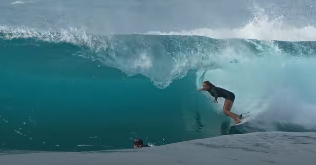 V Town | Mason Ho, Coco Ho & Caity Simmers | Surf News Network