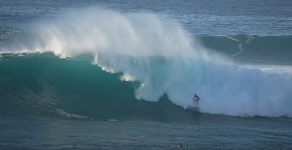 HONOLUA BAY DURING THE EDDIE AIKAU | Surf News Network