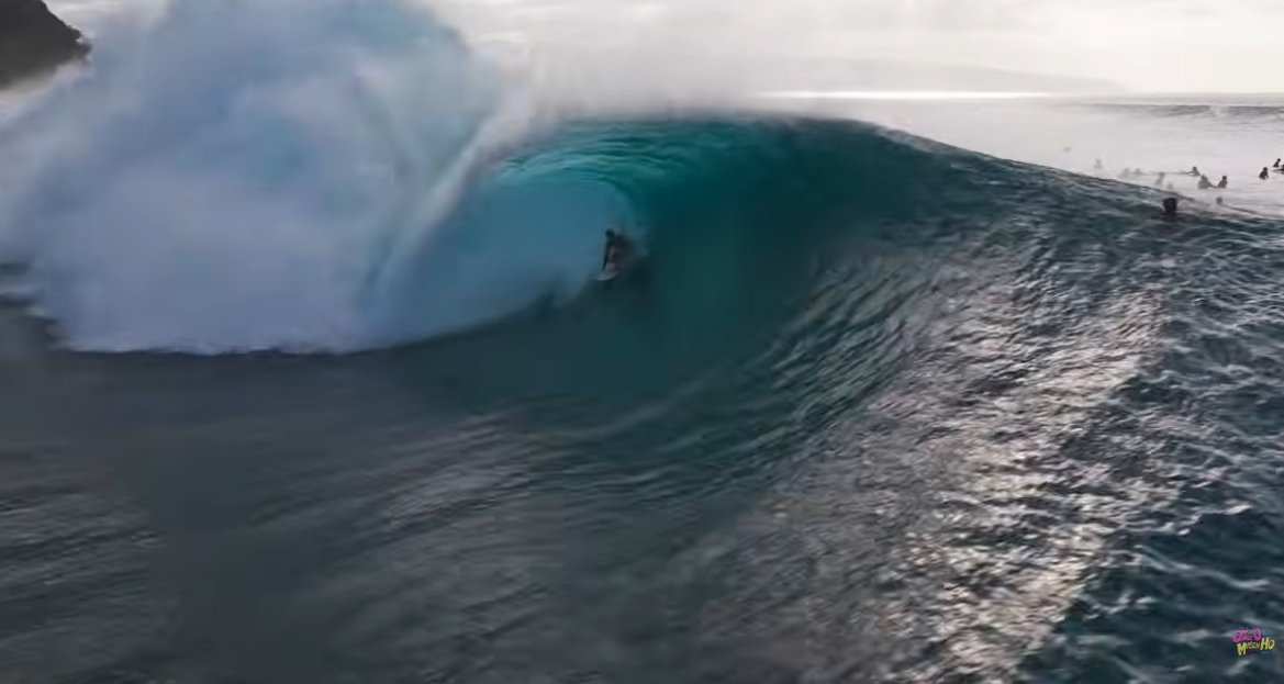 GETTING CAUGHT INSIDE AT 20ft PIPELINE! | Surf News Network